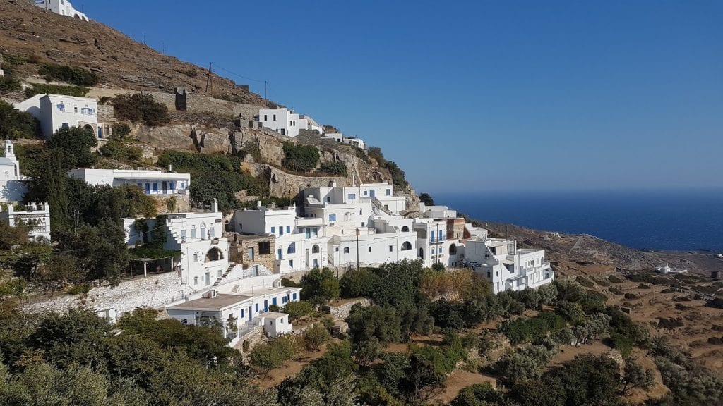 How to get around Tinos - Car hire, buses and more!