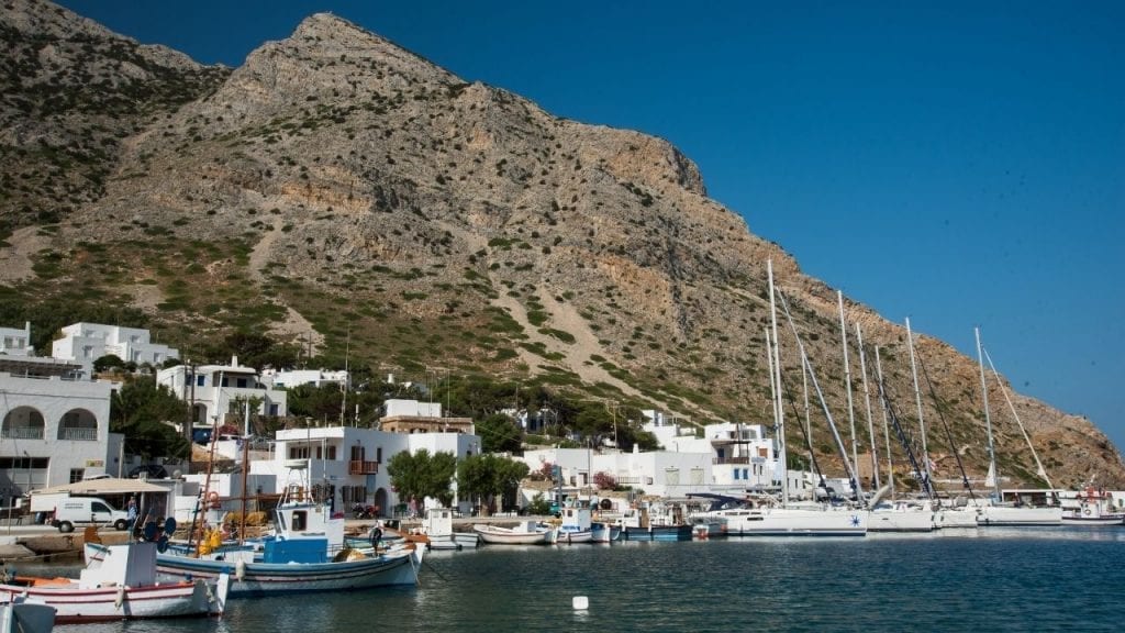 How to get the ferry from Athens to Sifnos Island in Greece