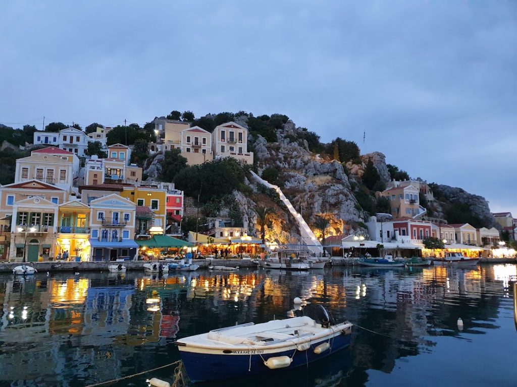 How to get from Rhodes to Symi by ferry